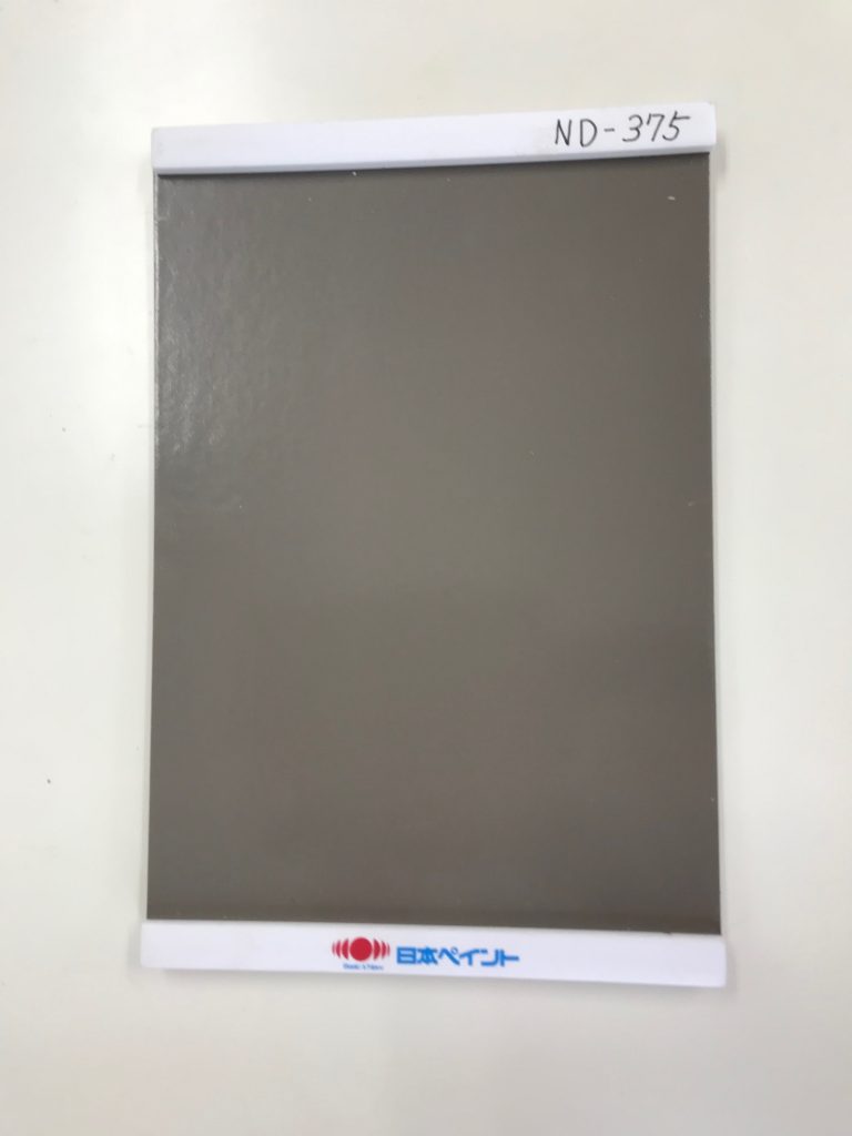 宮代町3回目の塗装 胴差し雨戸の付帯アクセントカラーは,ND-375 | さいたま市、伊奈町、上尾市で外壁の塗り替えなら街の外壁塗装やさん